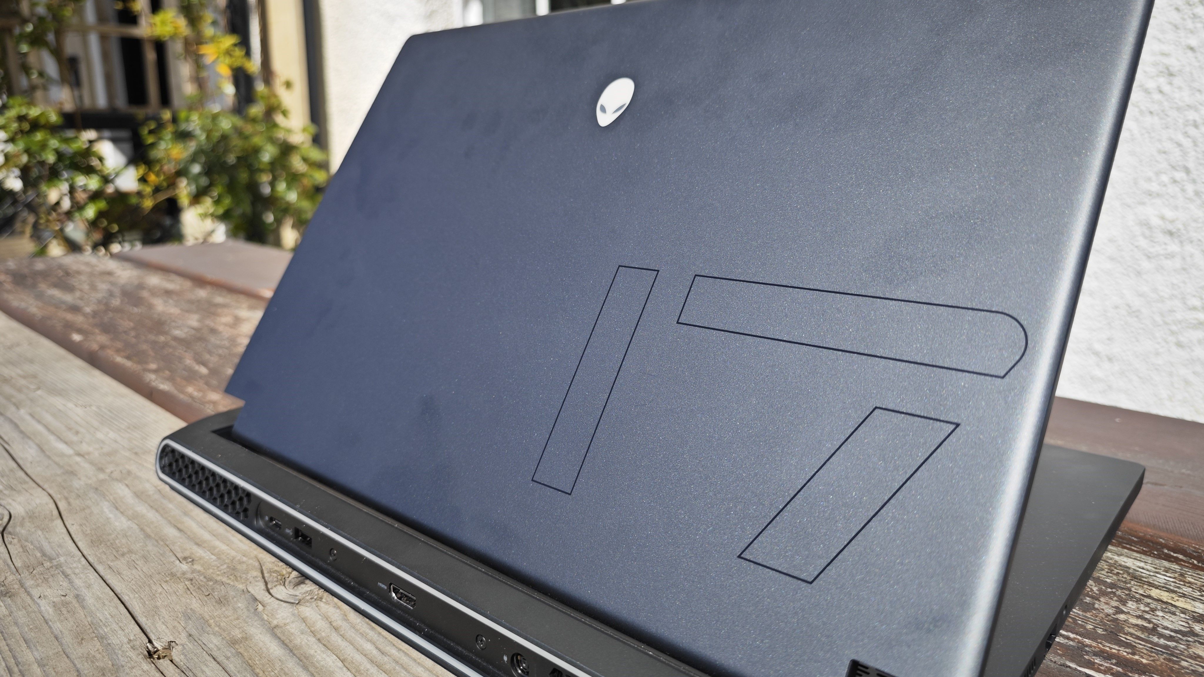 Alienware m17 R5 review: sleek, powerful gaming laptop…