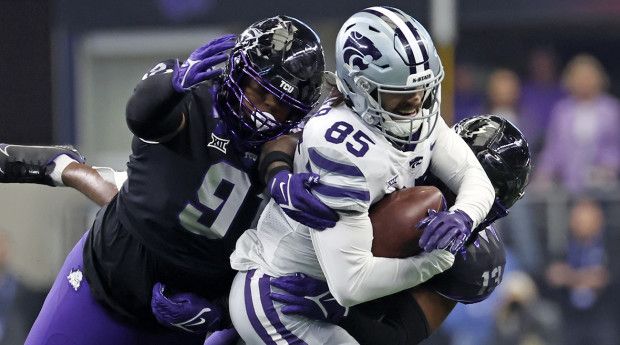 Sports Illustrated - Kade Warner, Son of Kurt, Signs…