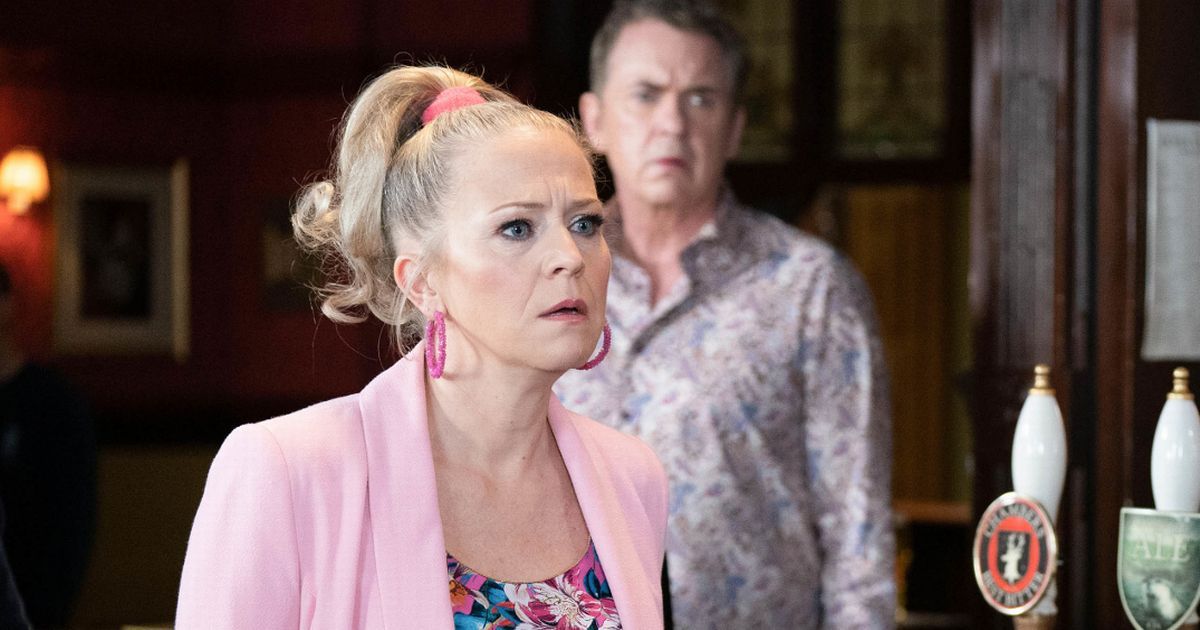EastEnders' new Queen Vic owner arrives as past…