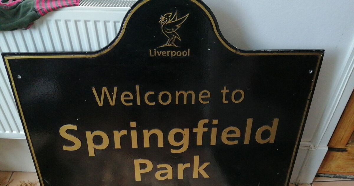 Park sign which disappeared appears on eBay with hefty…
