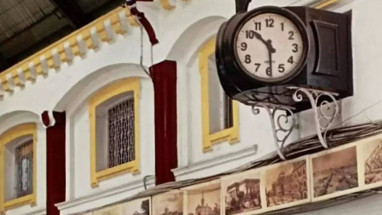 Howrah station's iconic Boro Ghori turns 97, opens…