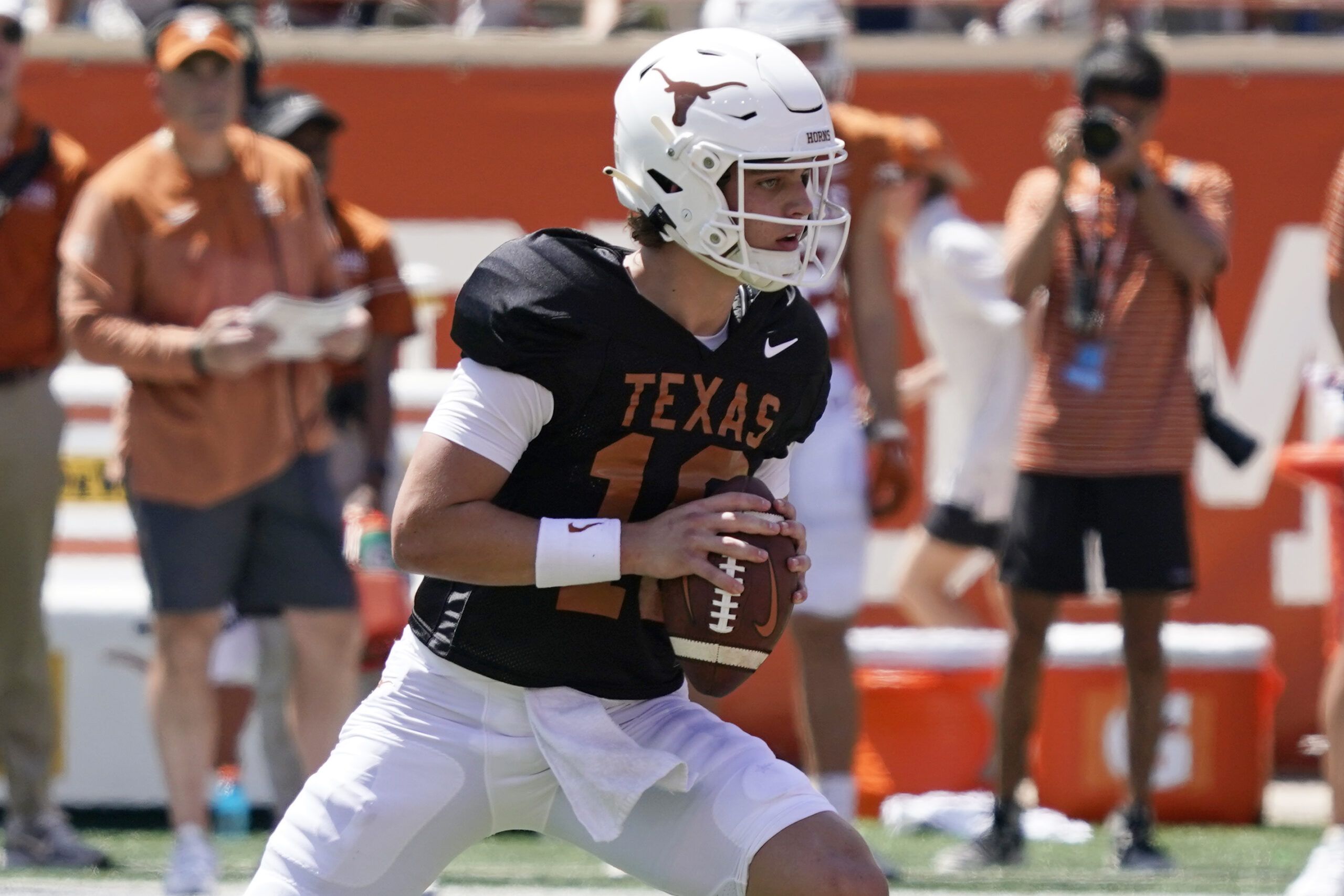 Watch: Why Arch Manning’s spring game performance is…