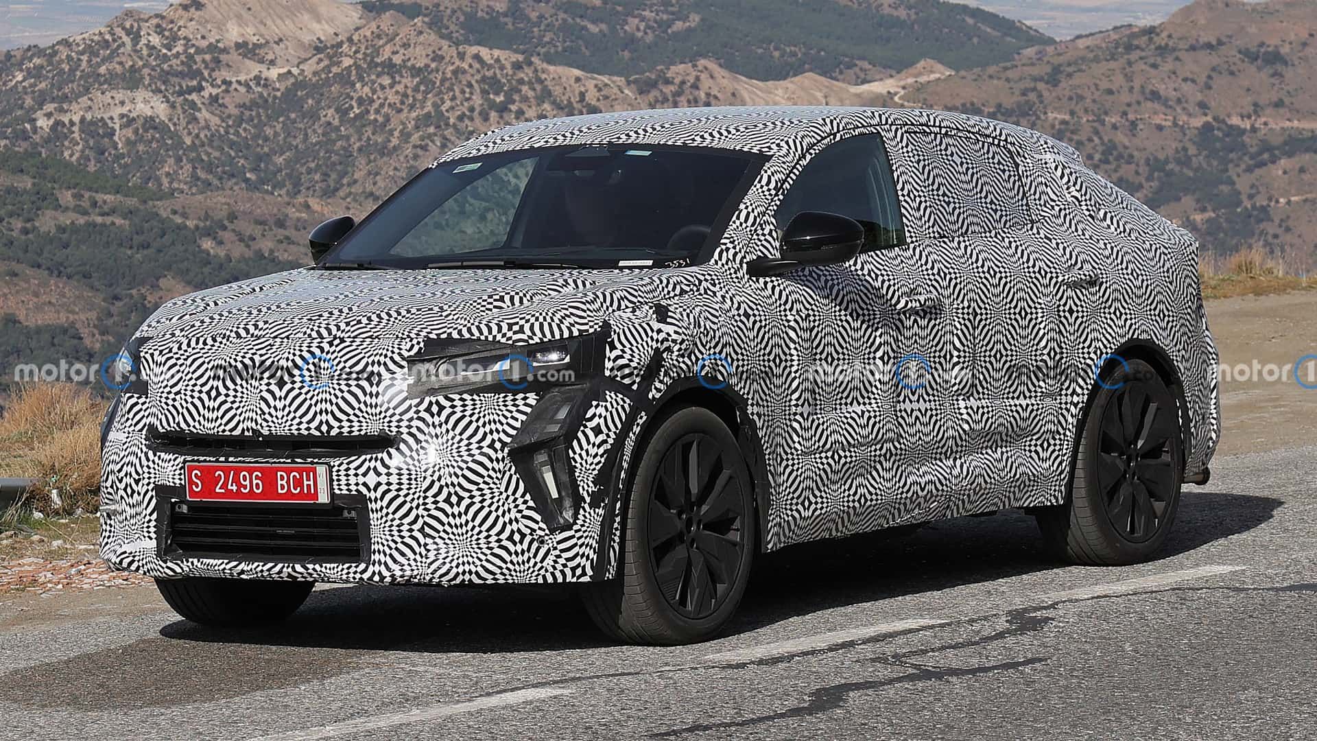 Renault Austral Coupe Spied With Boomerang-Shaped Camo…