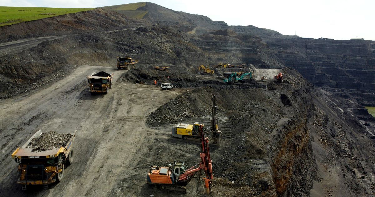 Drone footage shows massive Ffos y Fran coal mine…