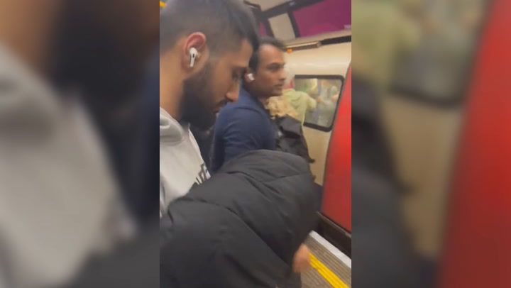 Tube passenger ‘hysteria’ as train windows smashed to…