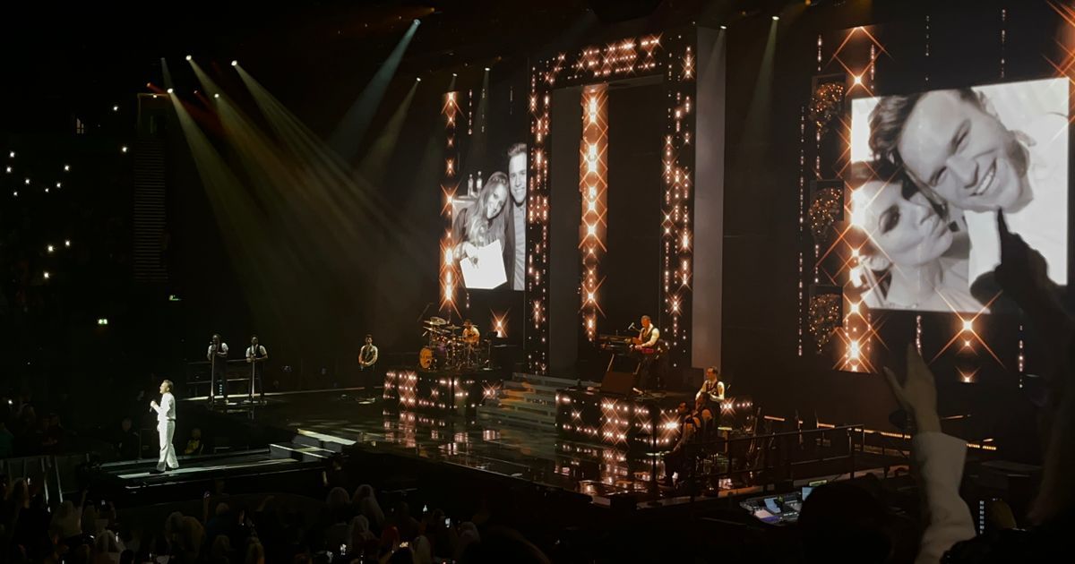 Olly Murs moved to tears during song at Manchester AO…