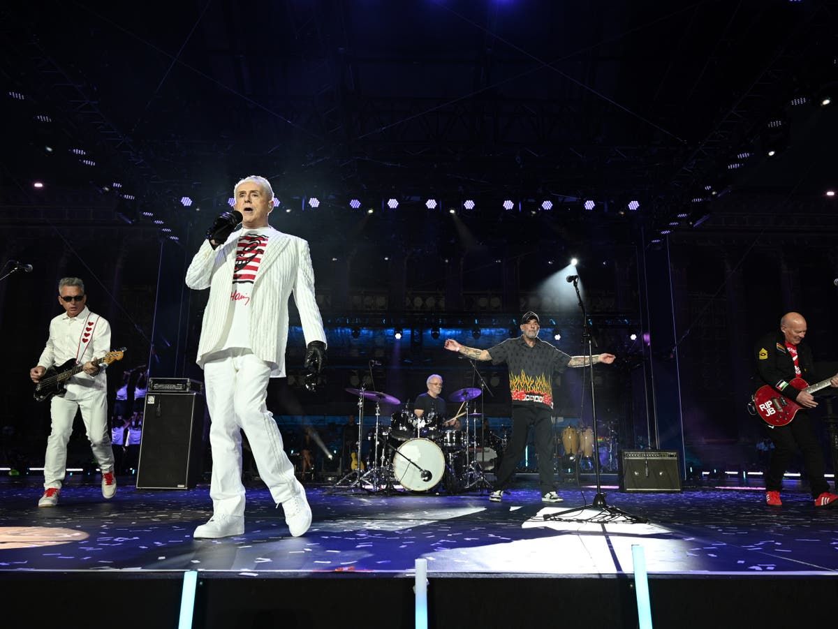 Frankie Goes to Hollywood surprise fans with brief but…
