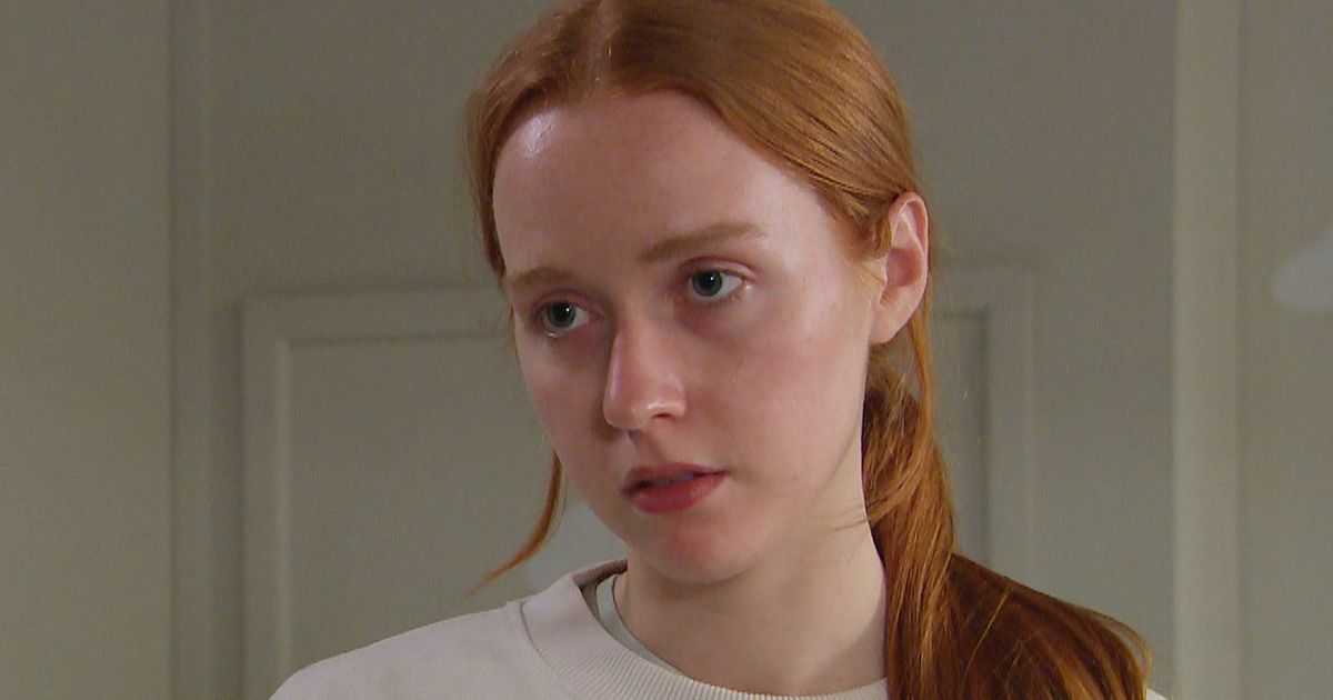 Emmerdale's Chloe leaves villager reeling as she…