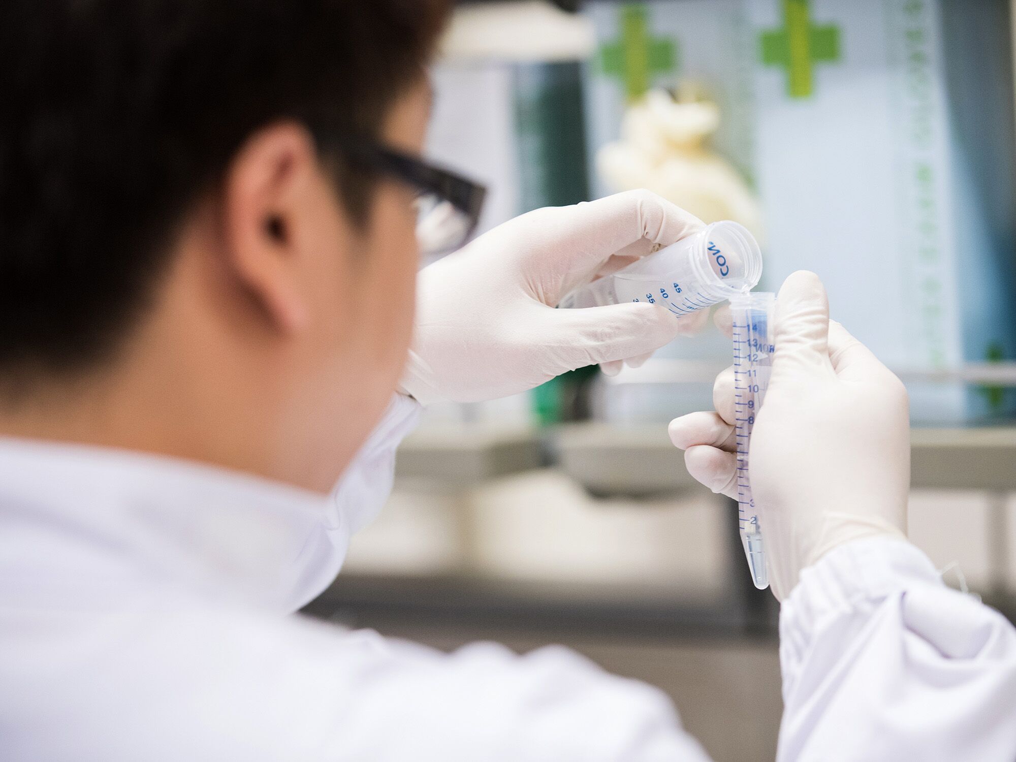 Abcam Founder Ramps Up Board Seat Push at $4 Billion…