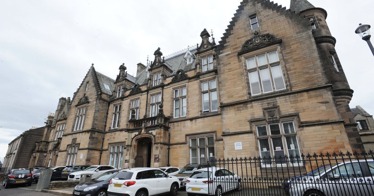 Stirling police officers found machete and knife in…