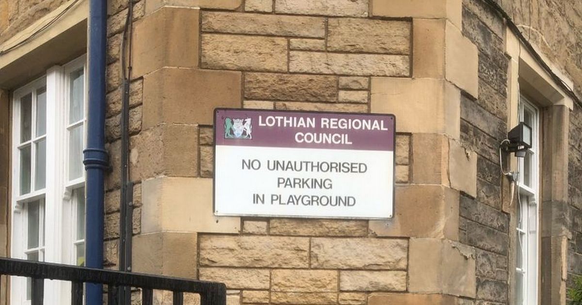 Edinburgh resident spots 'ghost' sign still attached…