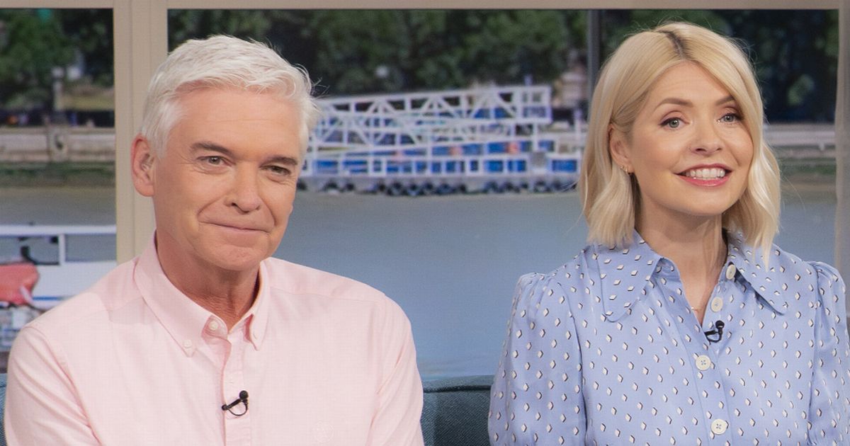 This Morning star hints at 'bad vibrations' amid…