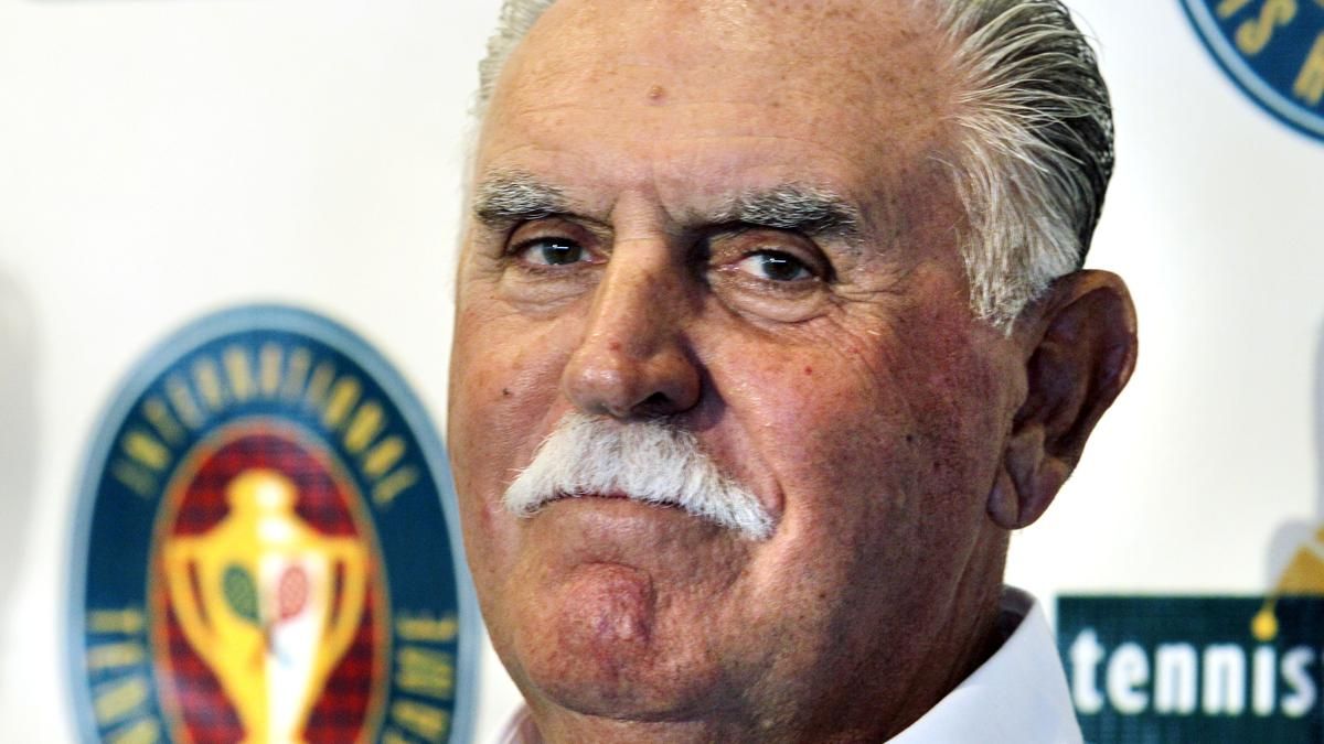 Australian tennis player Owen Davidson, who won 13…