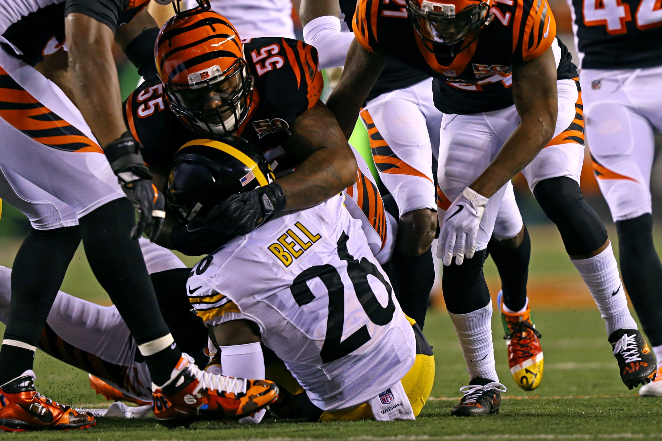Former Steeler Le’Veon Bell wants to get Vontaze…
