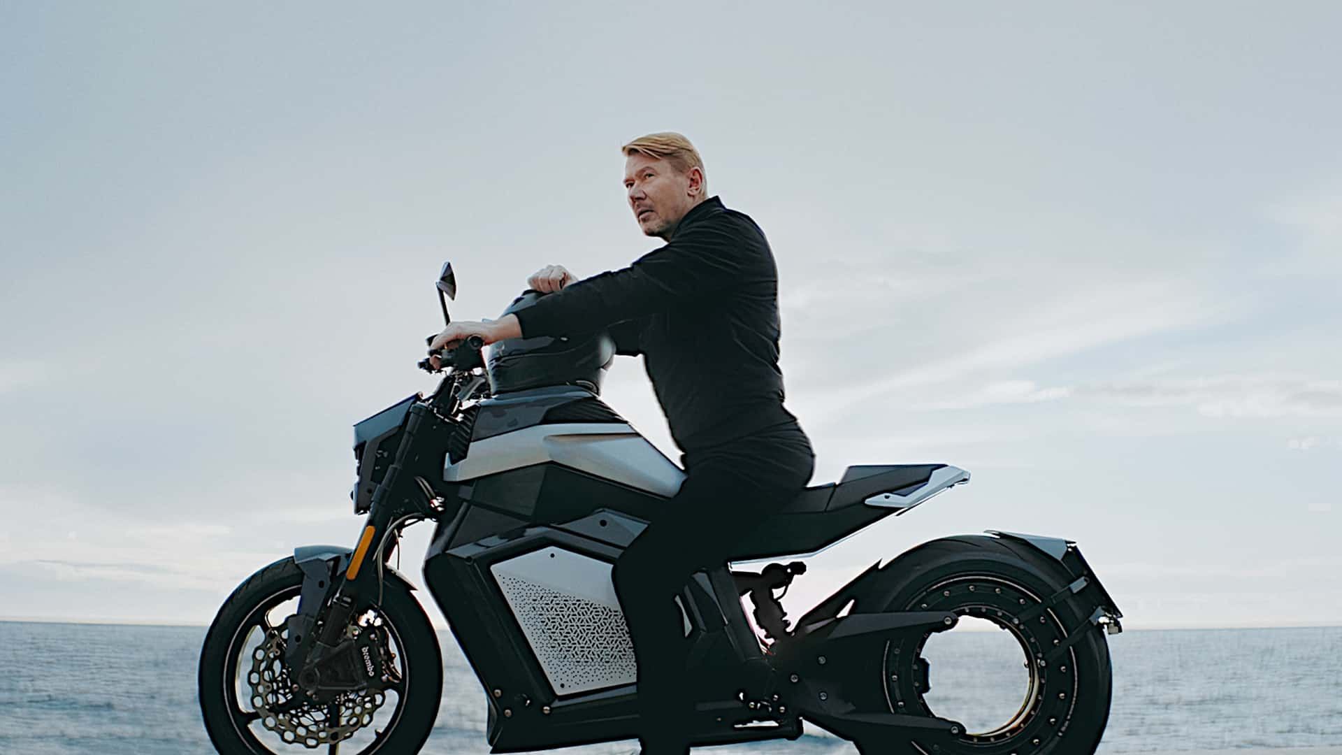Verge Launches Exclusive Mika Häkkinen Signature…