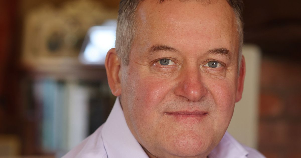 Paul Burrell says King is 'walking a tightrope' and…