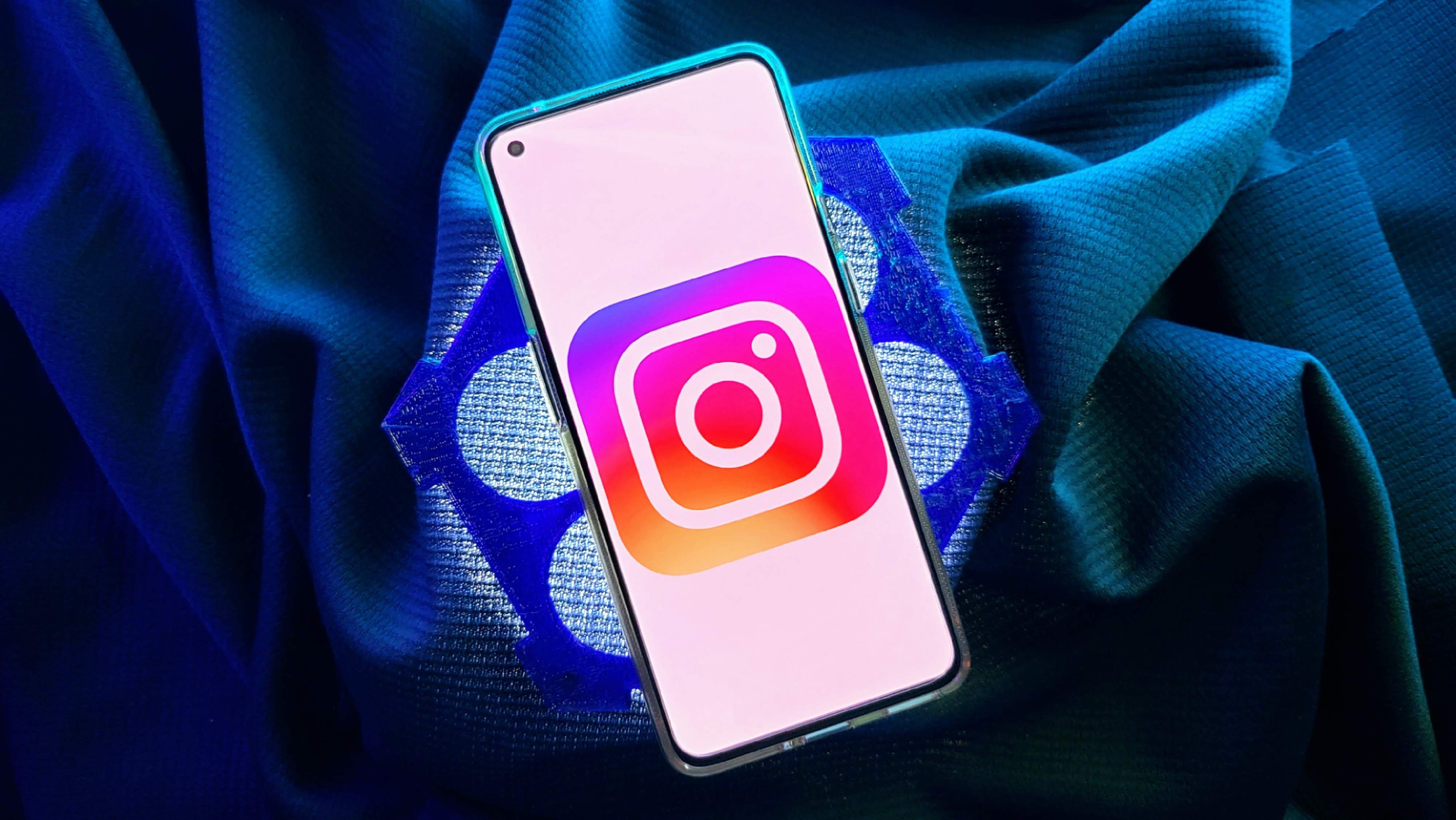 Instagram comment section now plays nice with GIFs…
