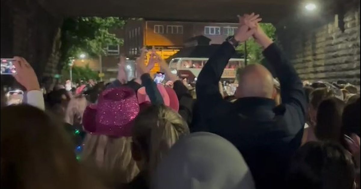 Watch moment hundreds of Edinburgh Beyonce fans break…