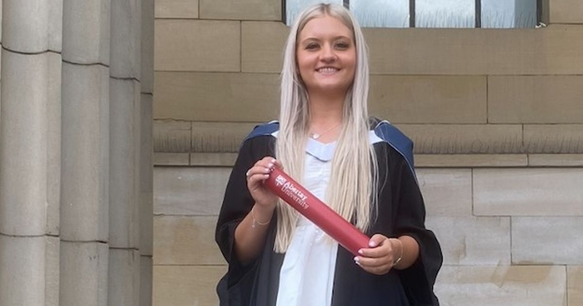 Nando's waitress whose skin melted off in chemical…