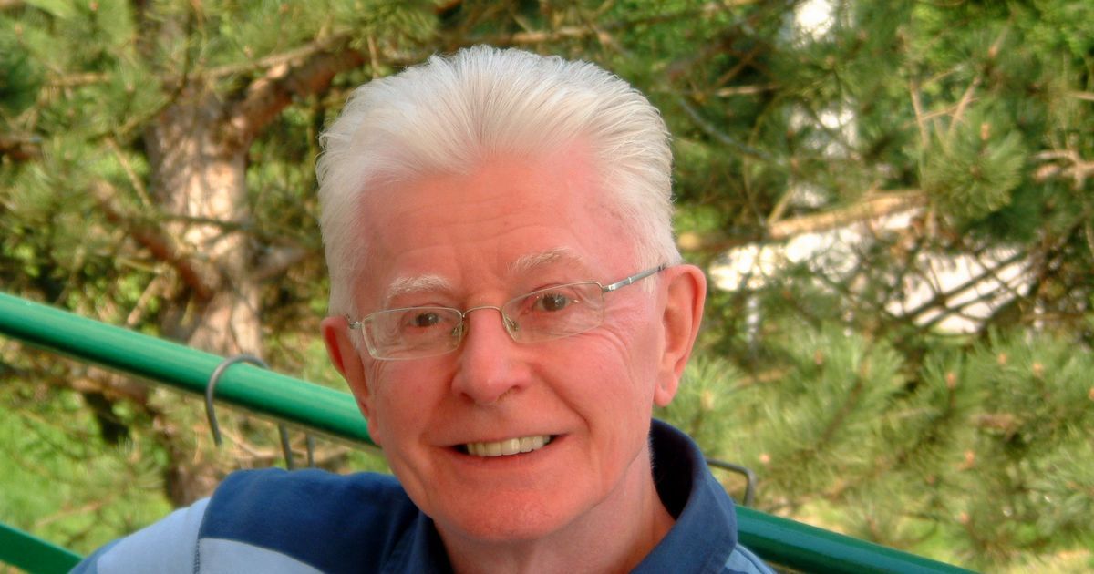 Hinge and Bracket star George Logan dies as tributes…