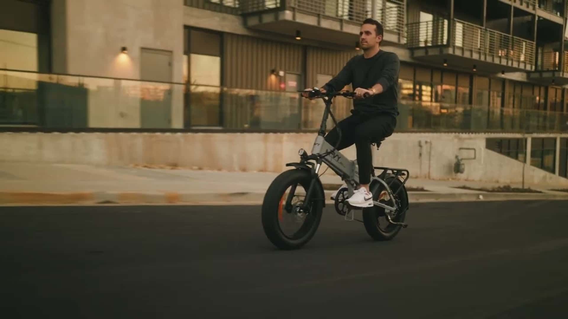 New PVY Z20 Plus E-Bike Combines Practicality With…