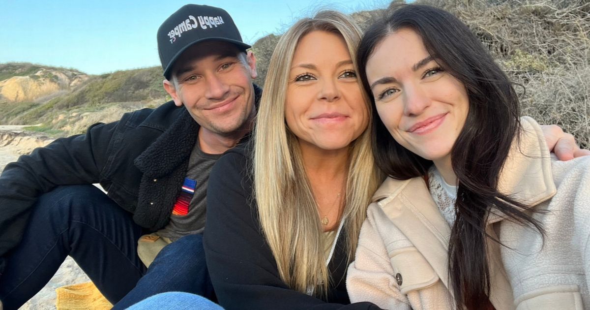 'We love being in a throuple and share a king-sized…