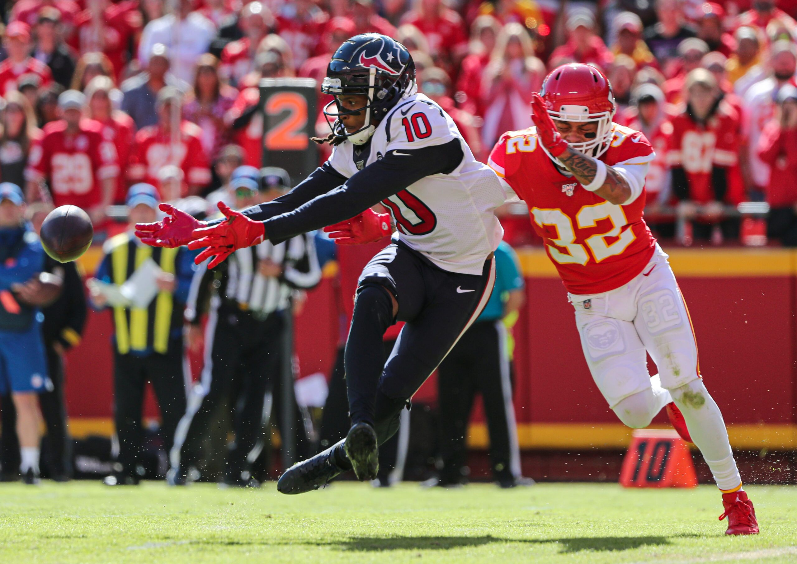 Chiefs DE Charles Omenihu already recruiting DeAndre…