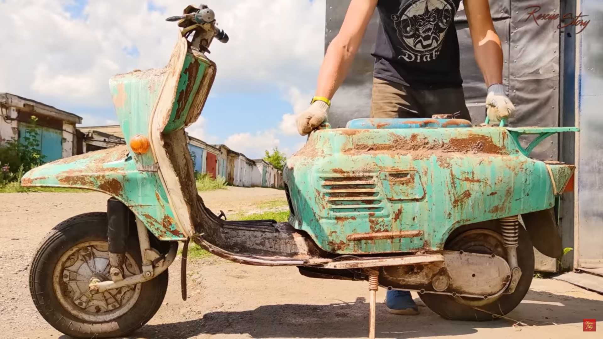 Watch This Abandoned Scooter Go From Trash To Treasure