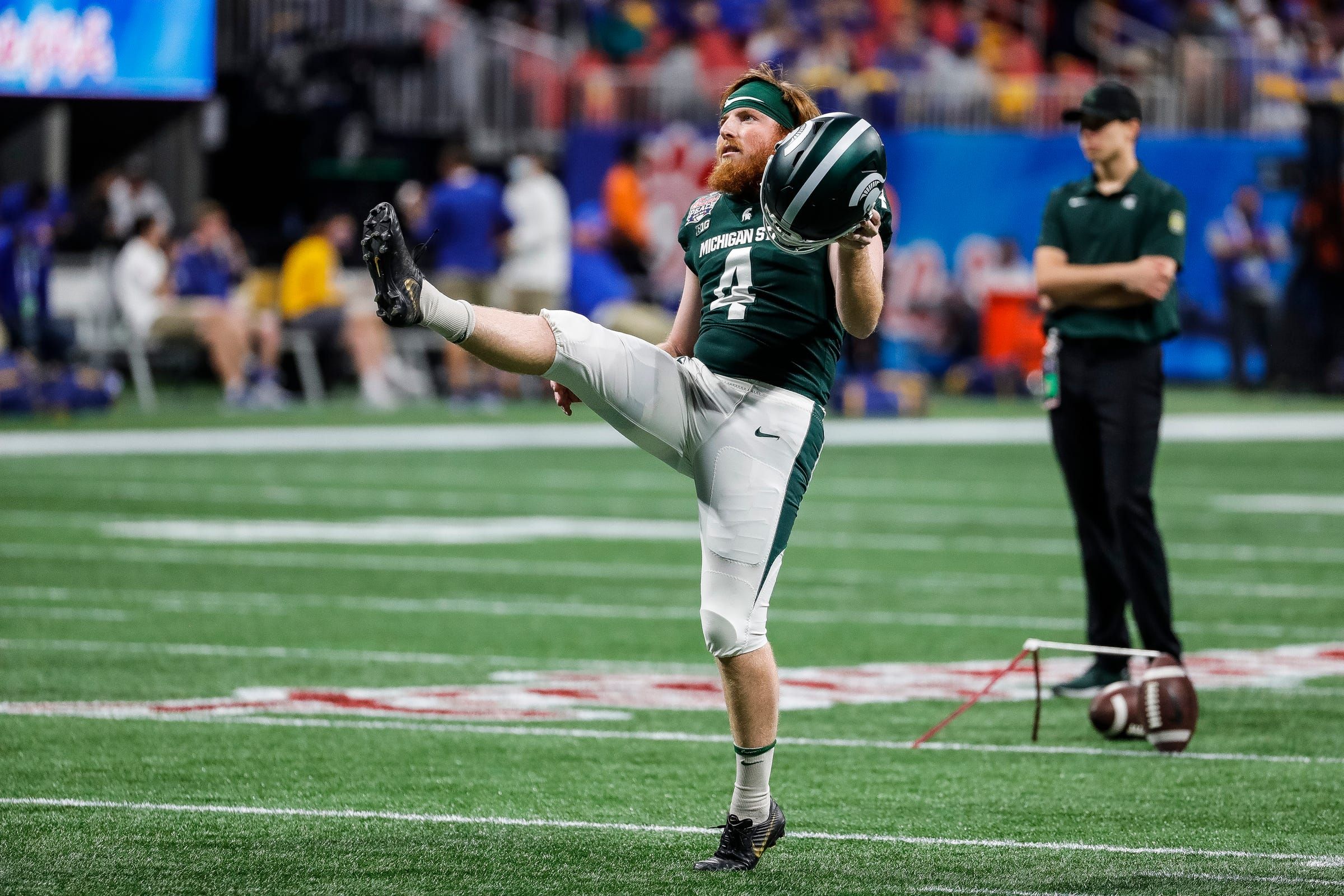 WATCH: Matt Coghlin drills long field goal in USFL…