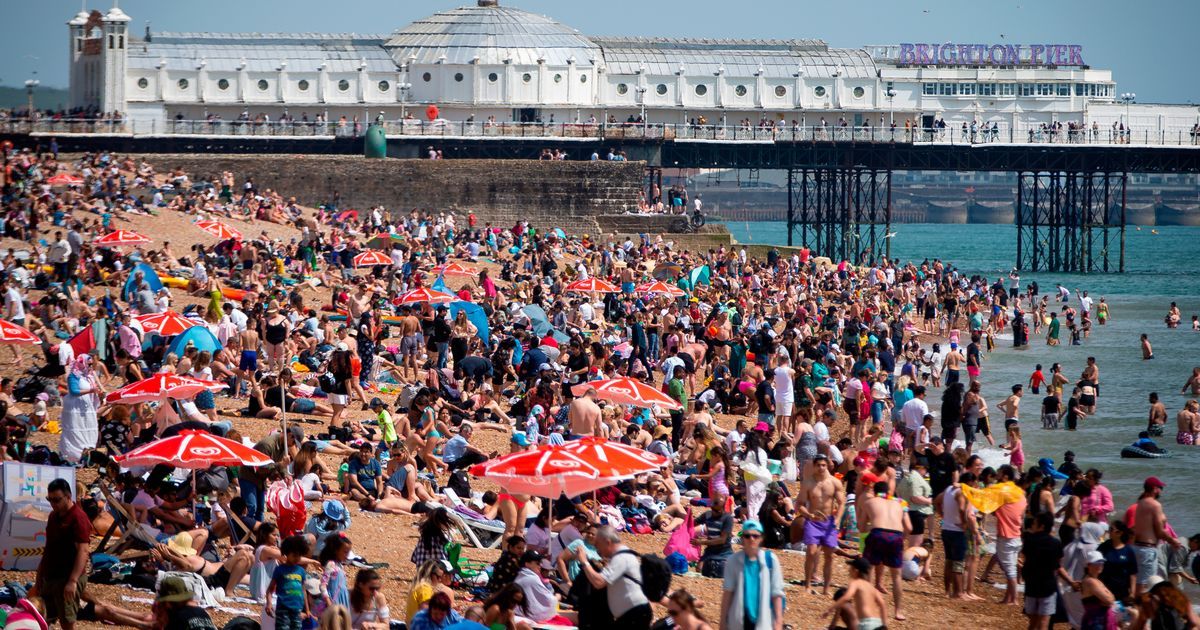 UK weather: Brits pack beaches and parks to enjoy…