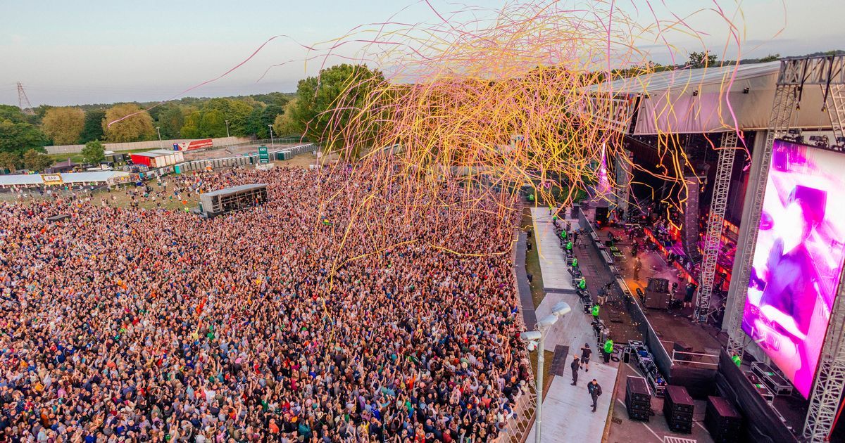 Neighbourhood Weekender Day Two review: Pulp roll back…