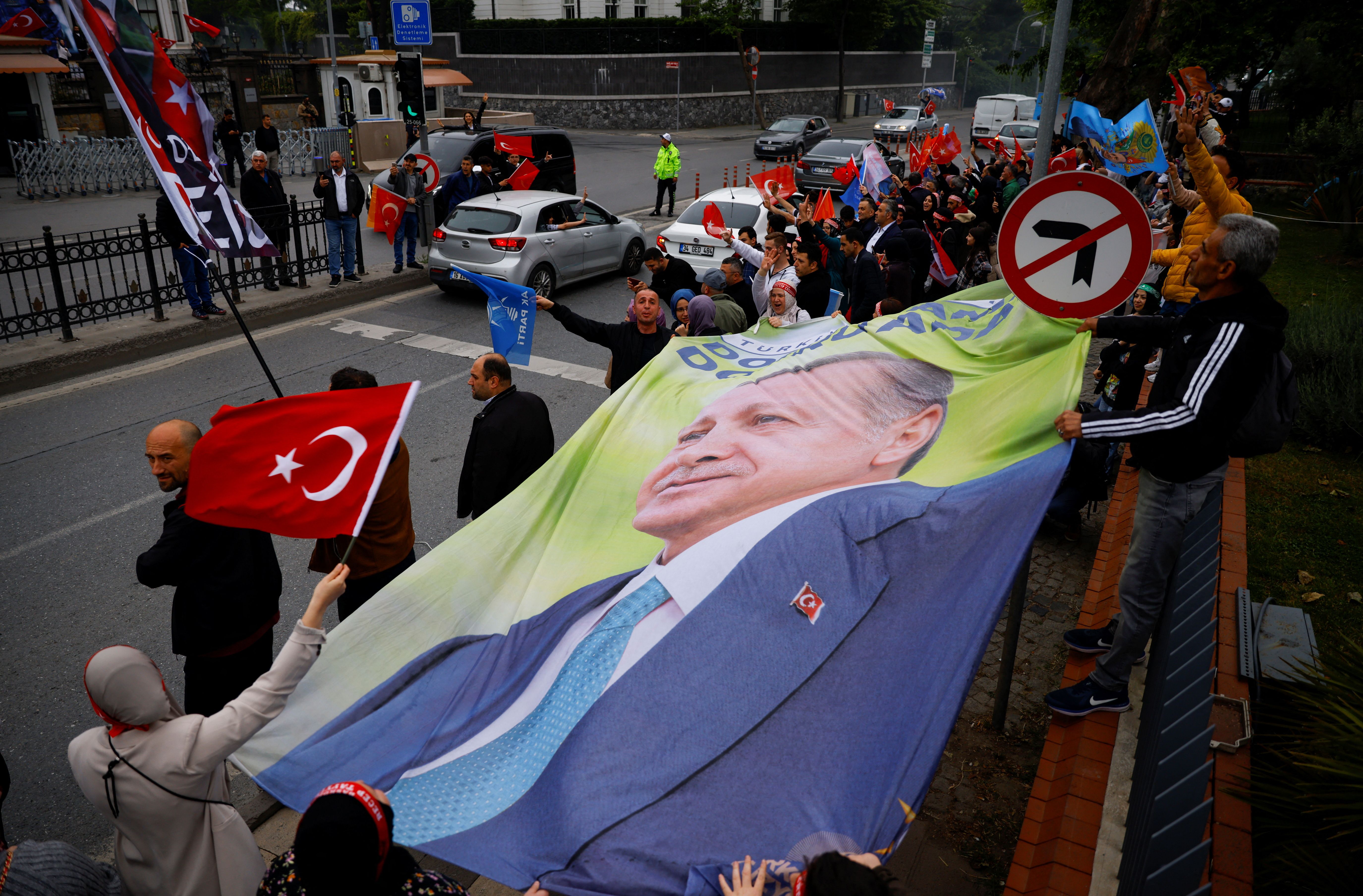 After Turkey election win, what problems does Erdogan…