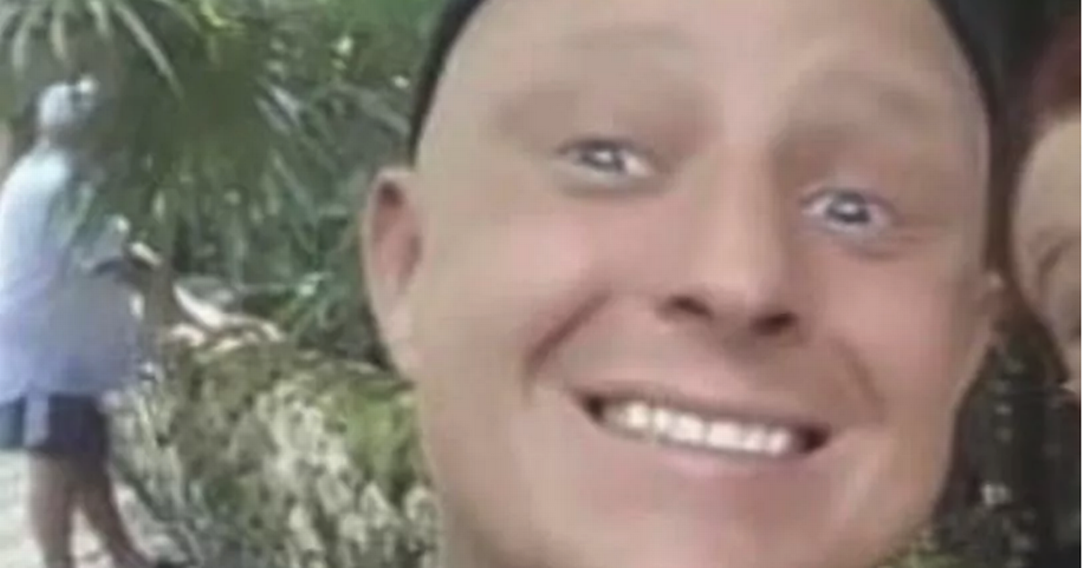 'Charming' cowboy builder promised couple a dream home…