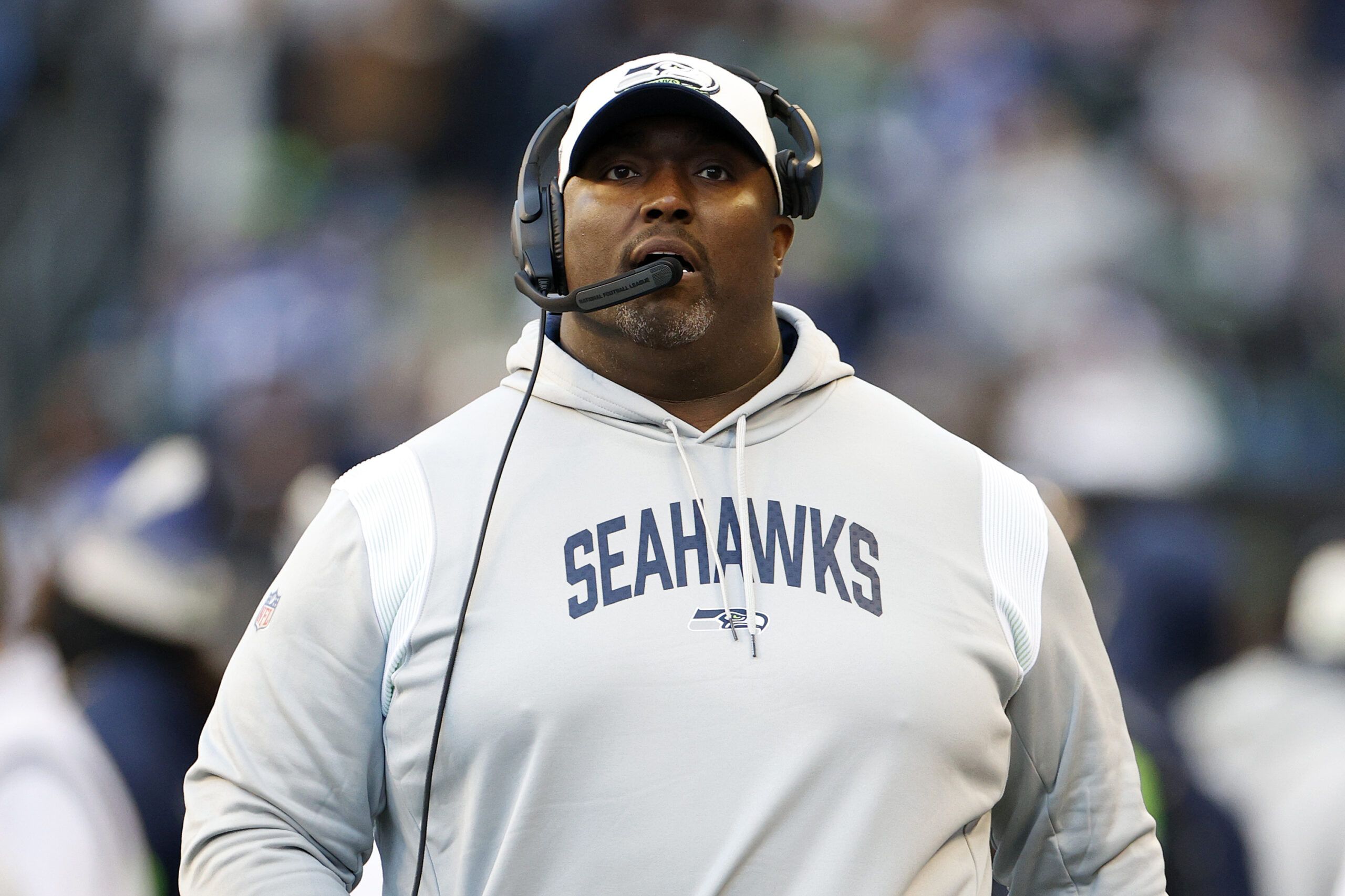 Clint Hurtt praises Seahawks rookie Cameron Young for…