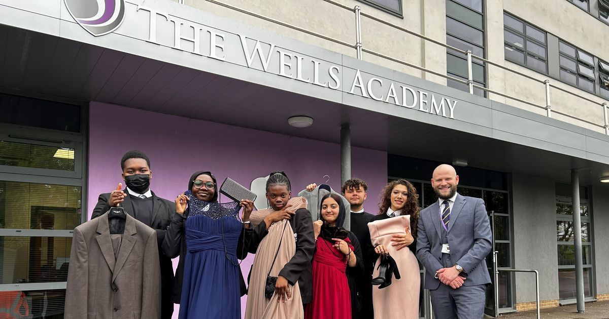 Nottingham pupils offered free evening gown and…