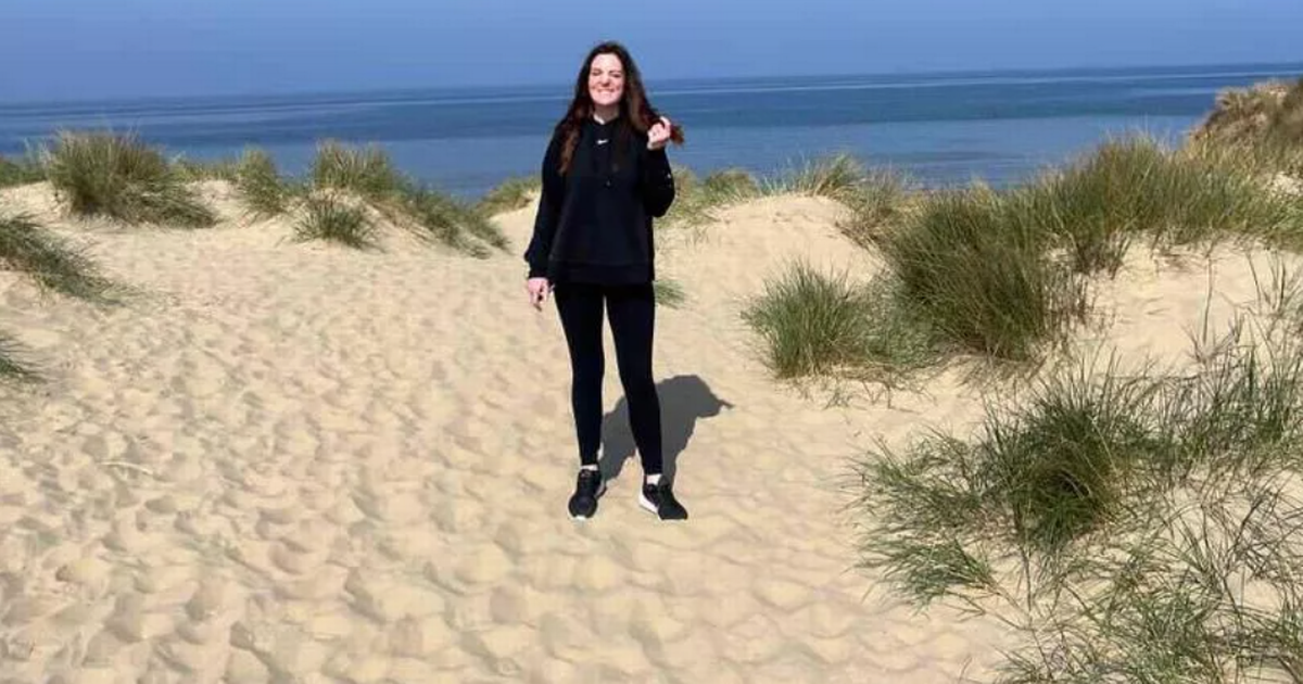 Mum's warning after being 'surrounded' by jellyfish on…