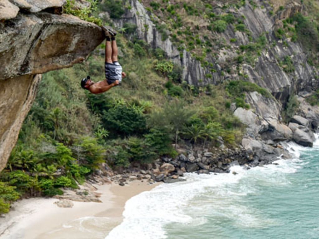The ultimate cliff hanger: Luiz Fernando Candeia's…