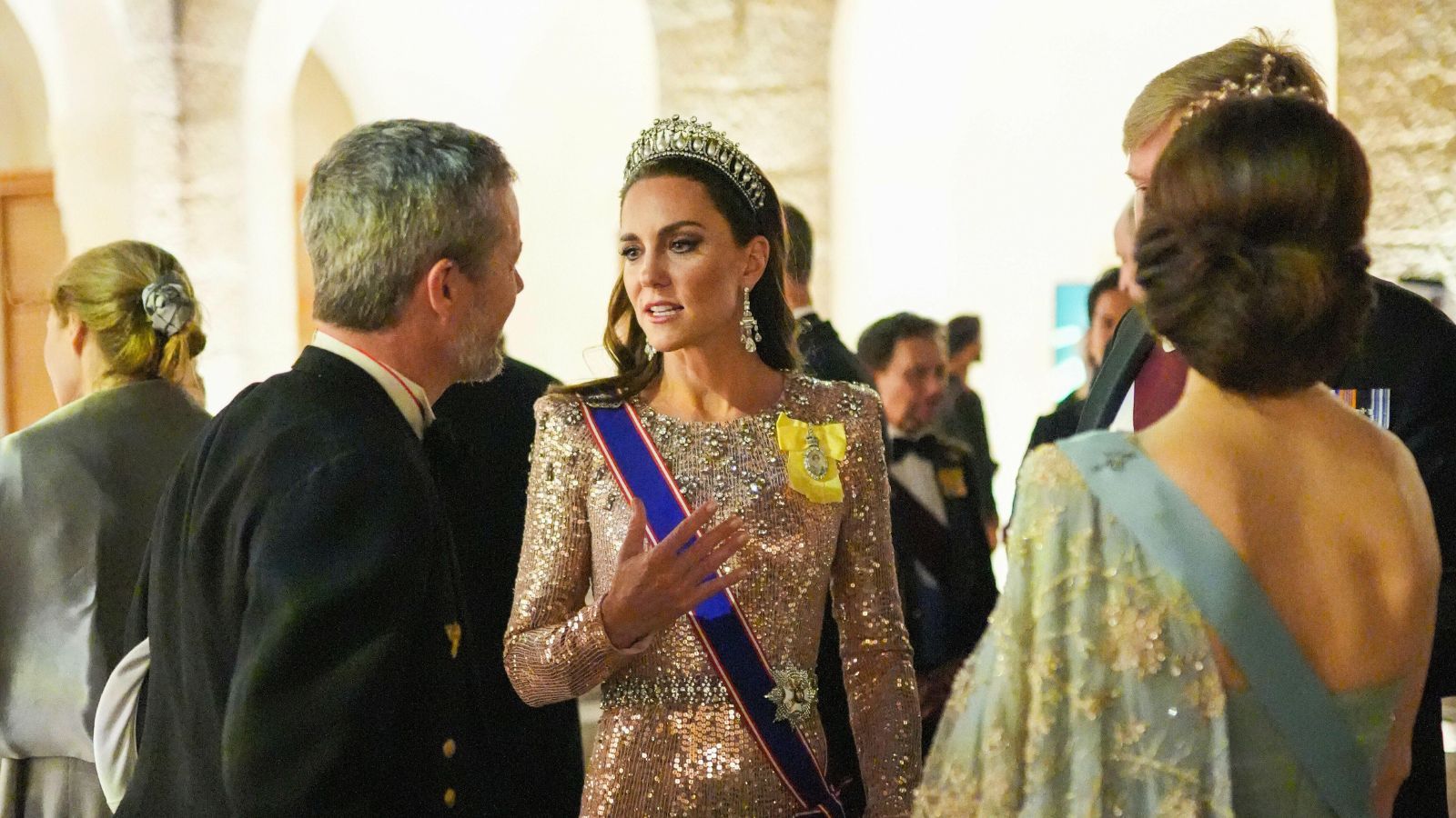 Princess Catherine's romantic Lover's Knot Tiara stuns…