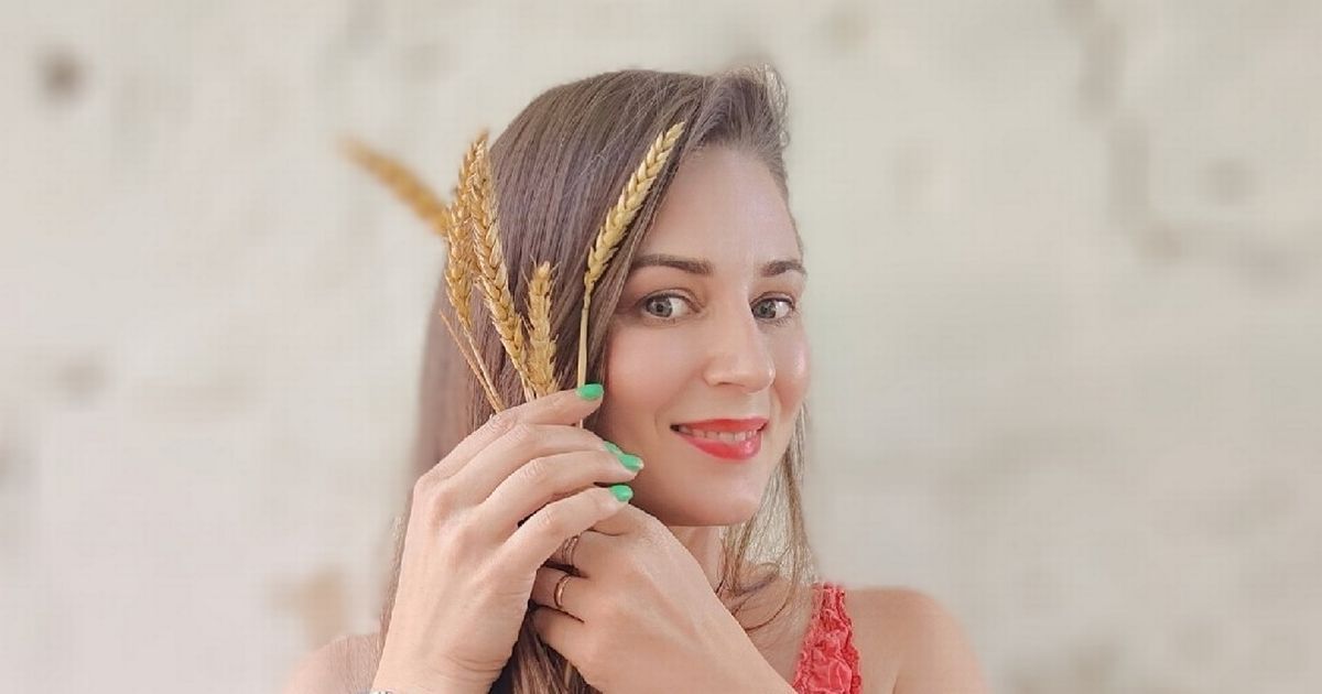 Meet the woman with four-and-a-half foot hair who…