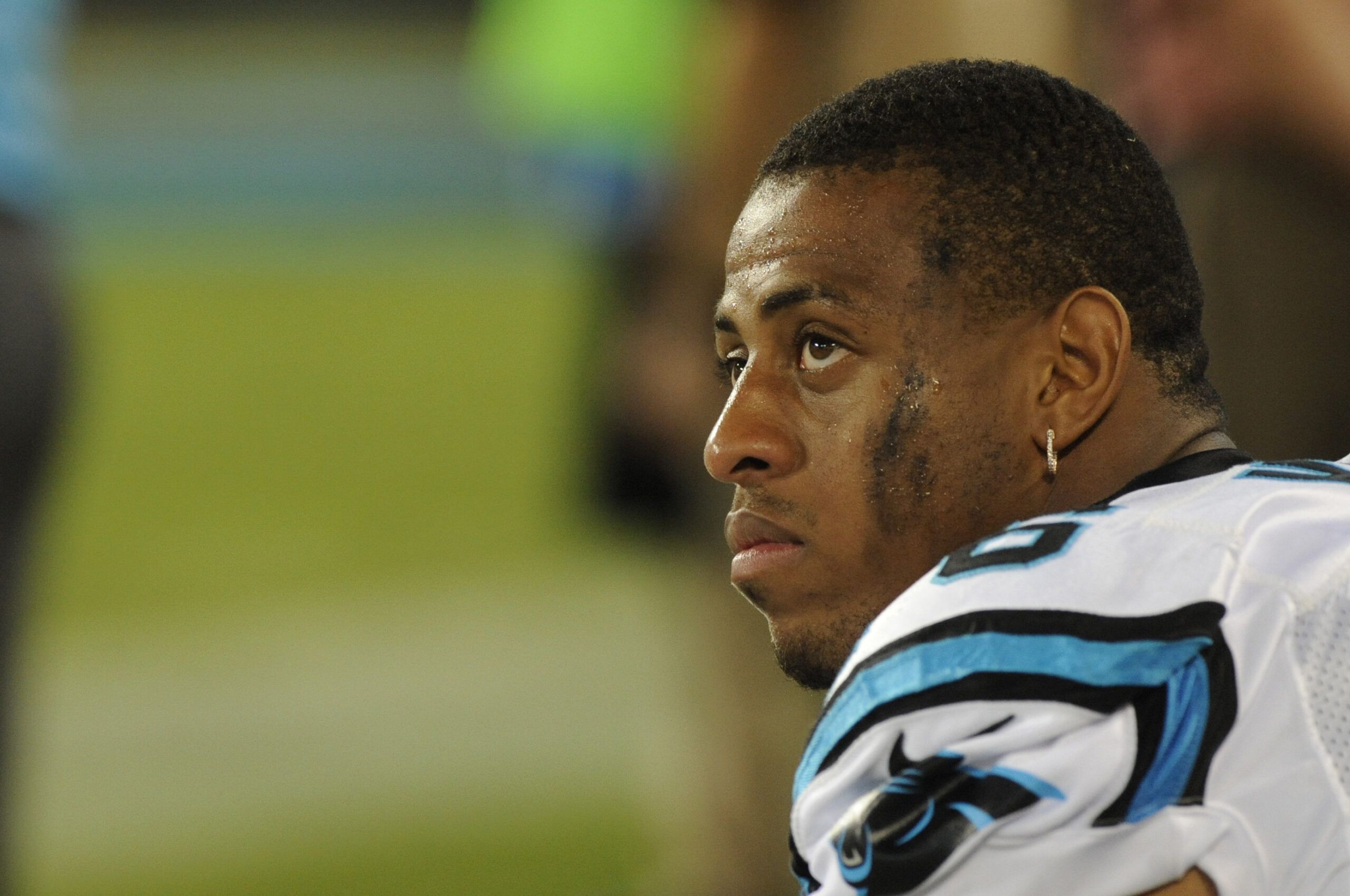 Former Panthers DE Greg Hardy dropped twice, KO’d in…