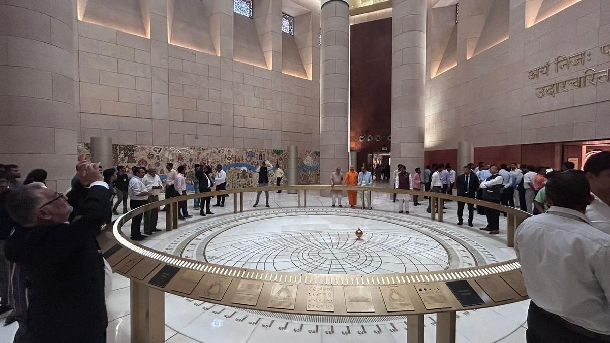 Foucault pendulum | Earth’s rotation on display
