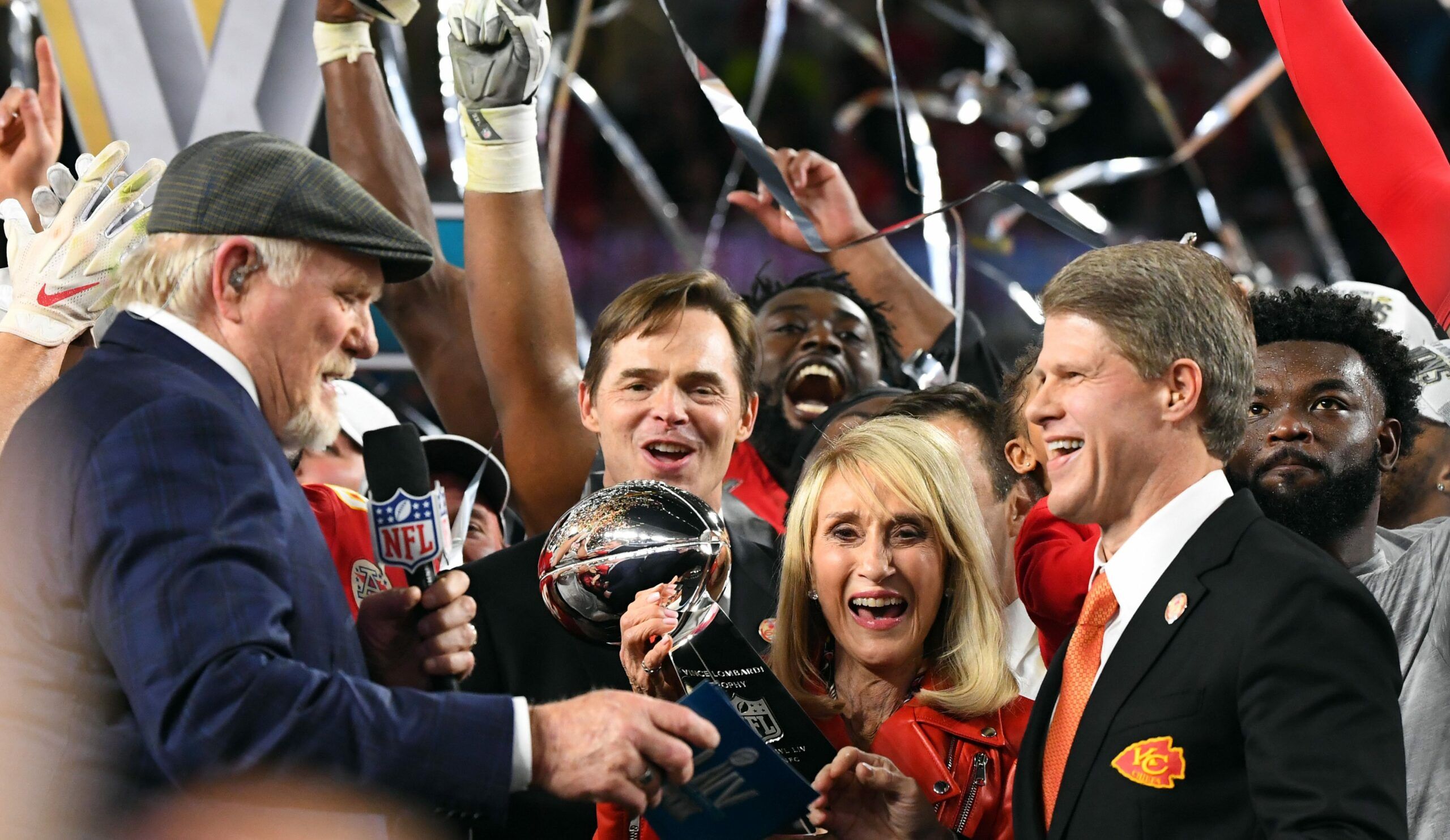 NFL teams pay tribute to Chiefs’ Norma Hunt