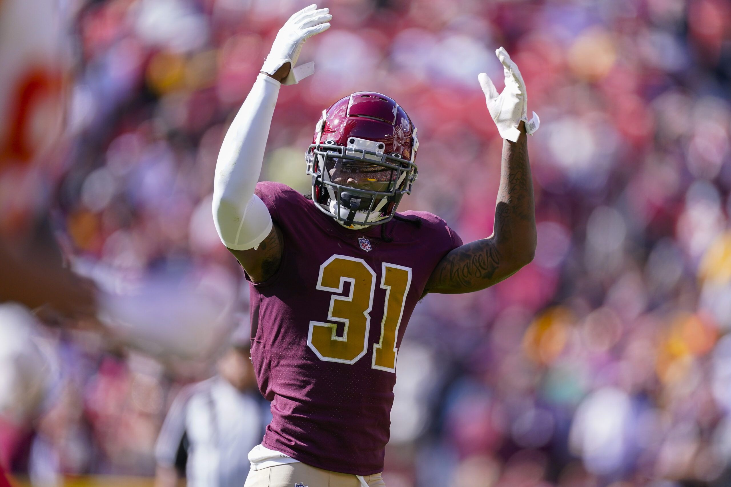 LOOK: Kam Curl shows off his new haircut ahead of…