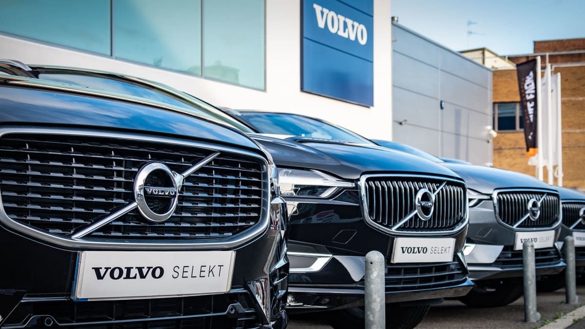 Volvo Unveils Affordable New Challenge to Elon Musk's…
