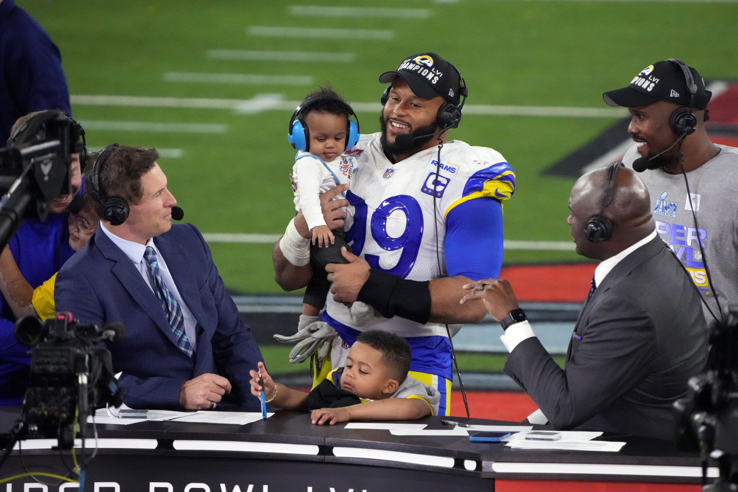 Watch: Aaron Donald’s 1-year-old son adorably trains…
