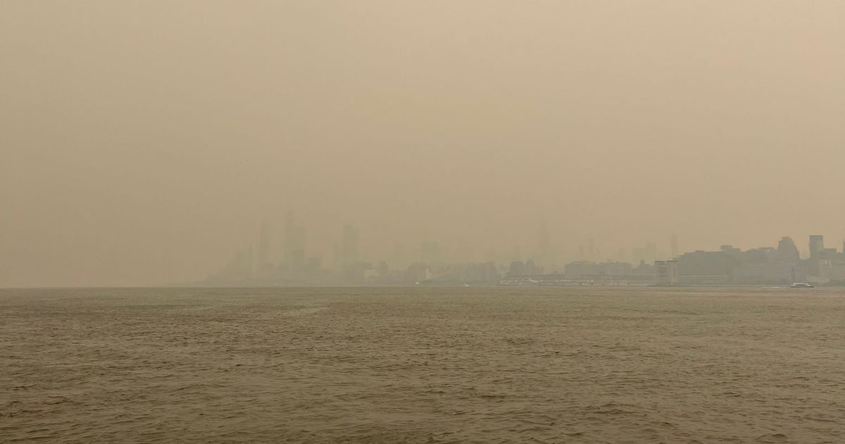 Video shows smoke engulf New York skyline in brownish…
