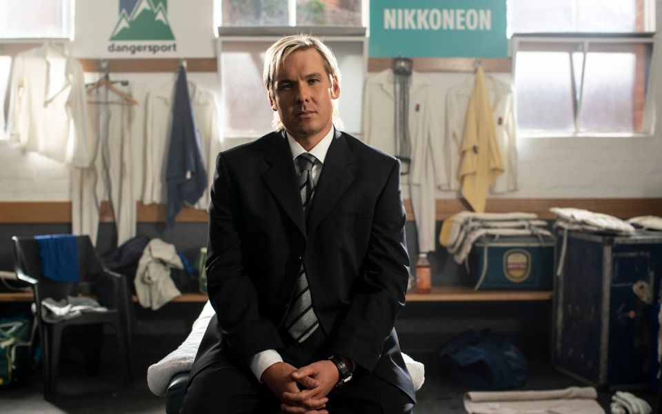 He can’t bowl, can’t throw, but Aussie actor Alex…