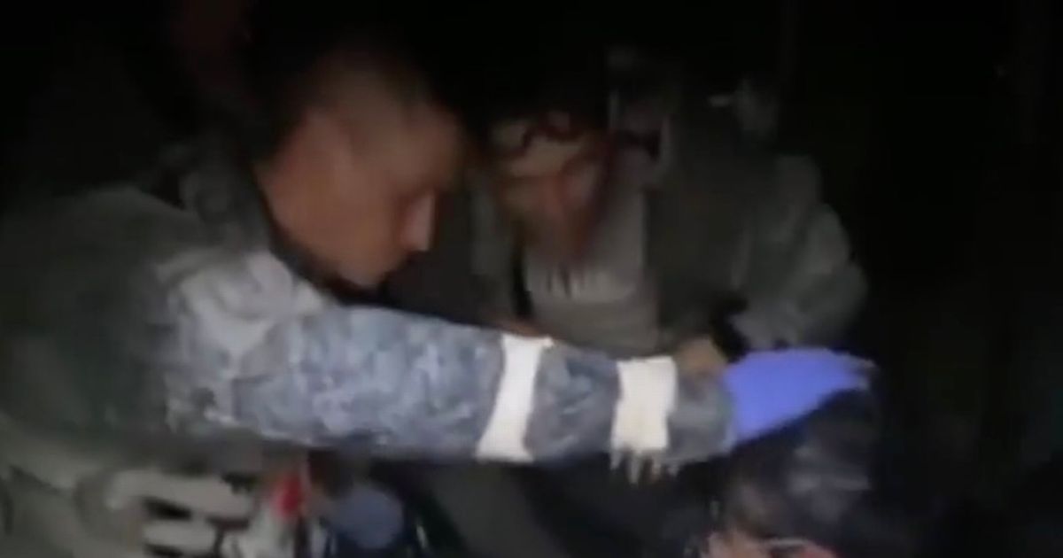 Incredible moment four kids lost in Amazon jungle for…