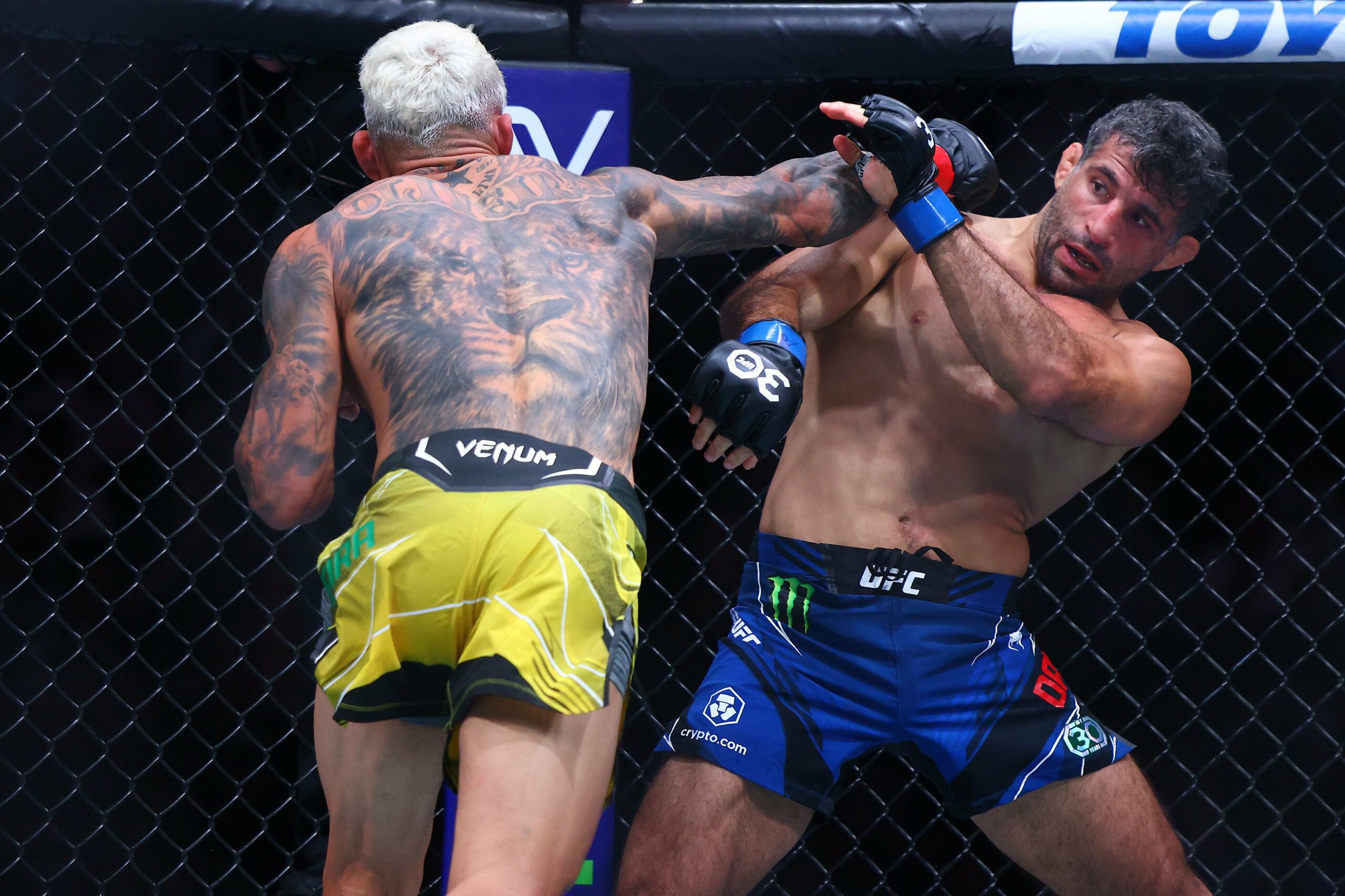 Charles Oliveira def. Beneil Dariush at UFC 289: Best…