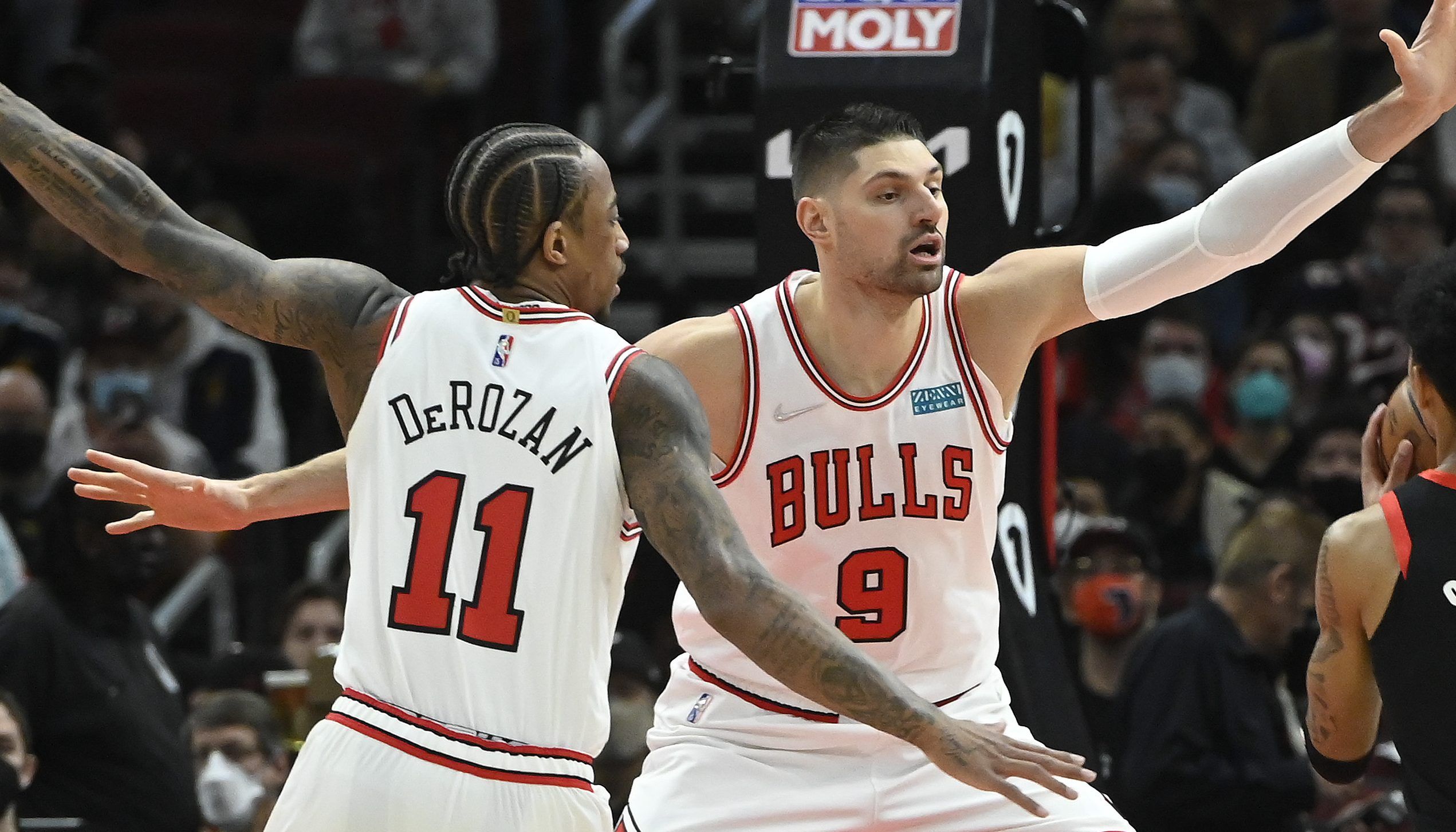 Chicago Bulls urged to rebuild roster this offseason:…